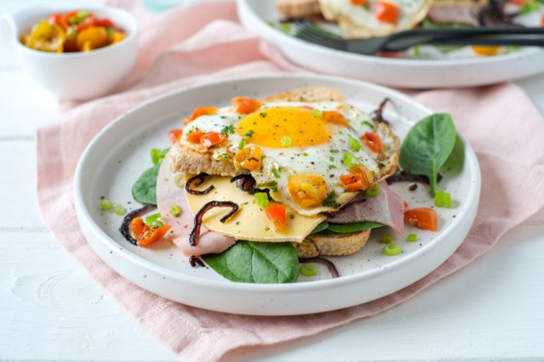 Uitsmijter deluxe - Recept - Stephanie Bex